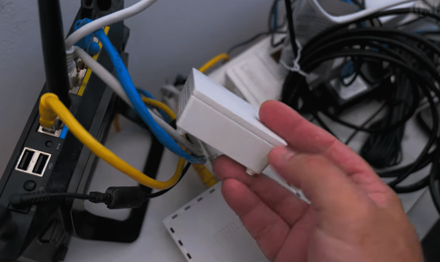 Can I Connect a Fibre Optic Cable to Wireless Router?